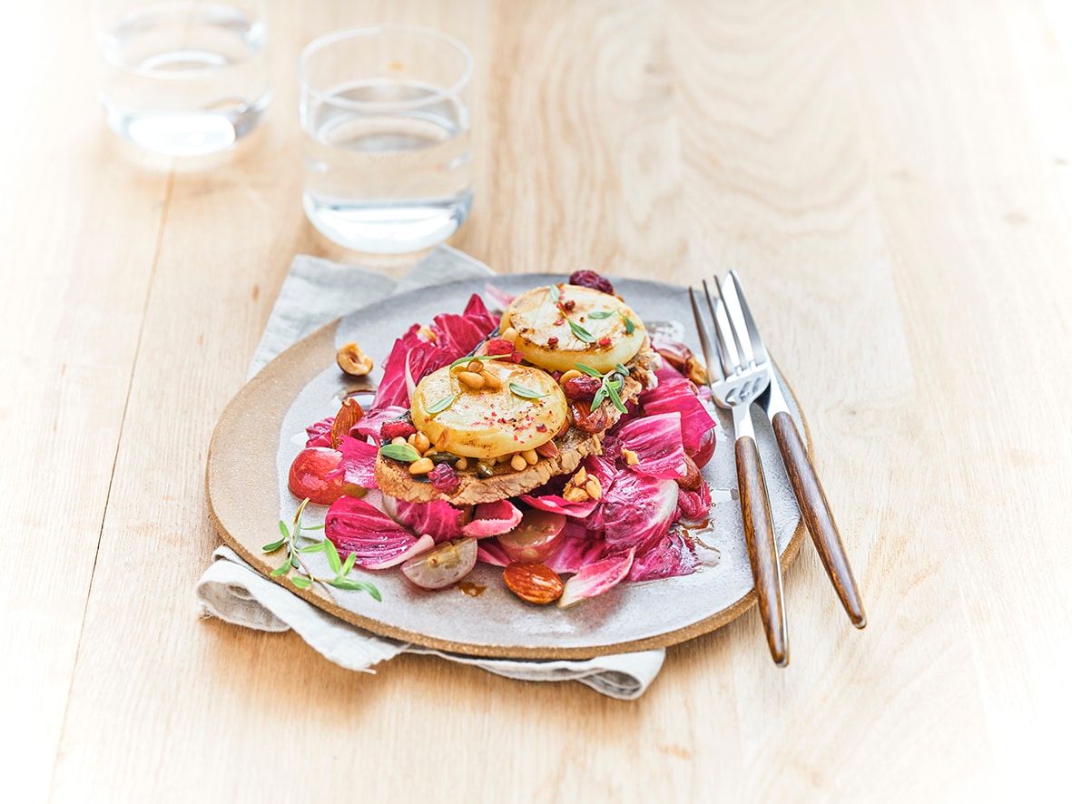 Chèvre Chaud en Salade d'Endives Carmine